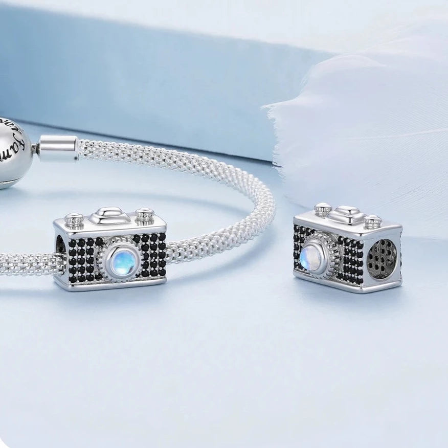 Vintage Camera Charm 📷 - Fits Pandora Bracelets – Planet Charms